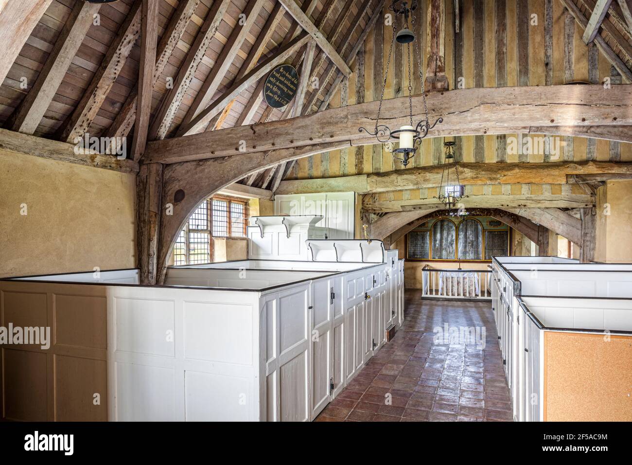 English church interior inside st hi-res stock photography and images ...