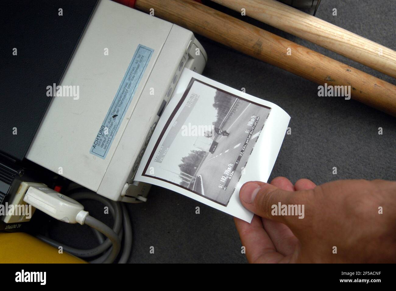 Iyaly, Provida speed limit control system mounted on a traffic police ...