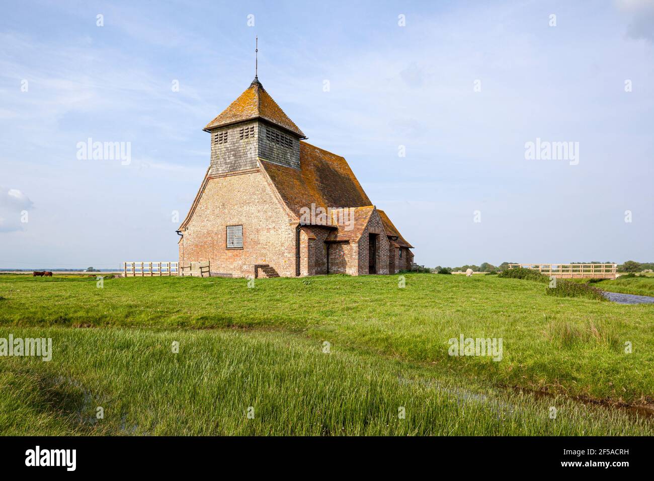 St thomas a becket church hi-res stock photography and images - Alamy
