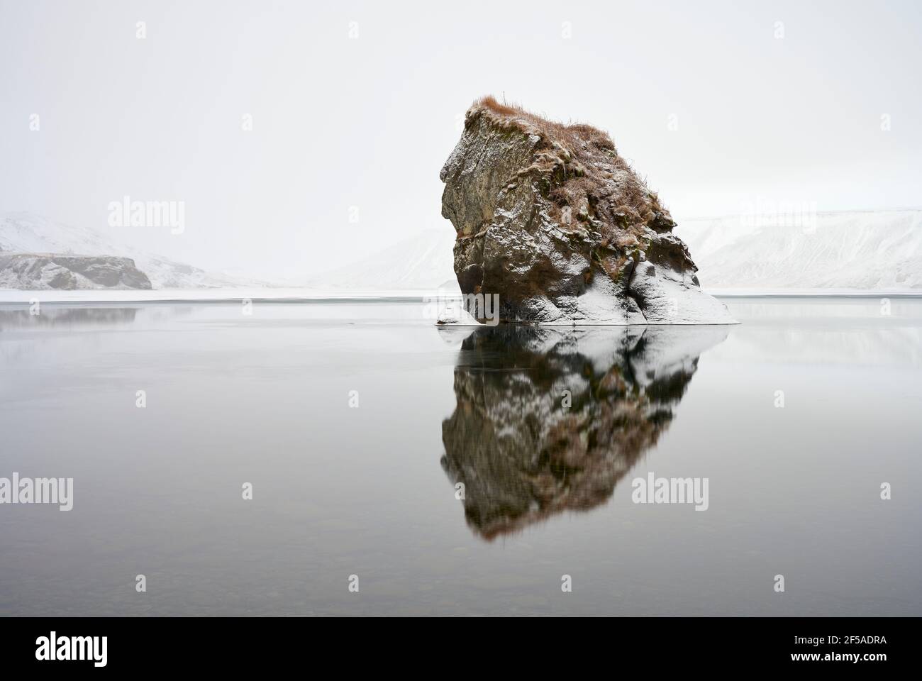 Lonely and peaceful hi-res stock photography and images - Alamy