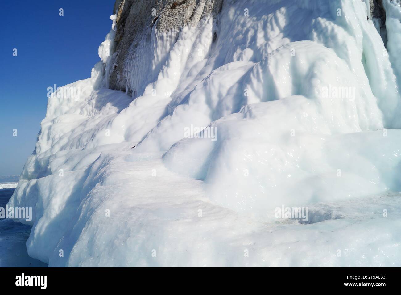Ice from waves hi-res stock photography and images - Alamy