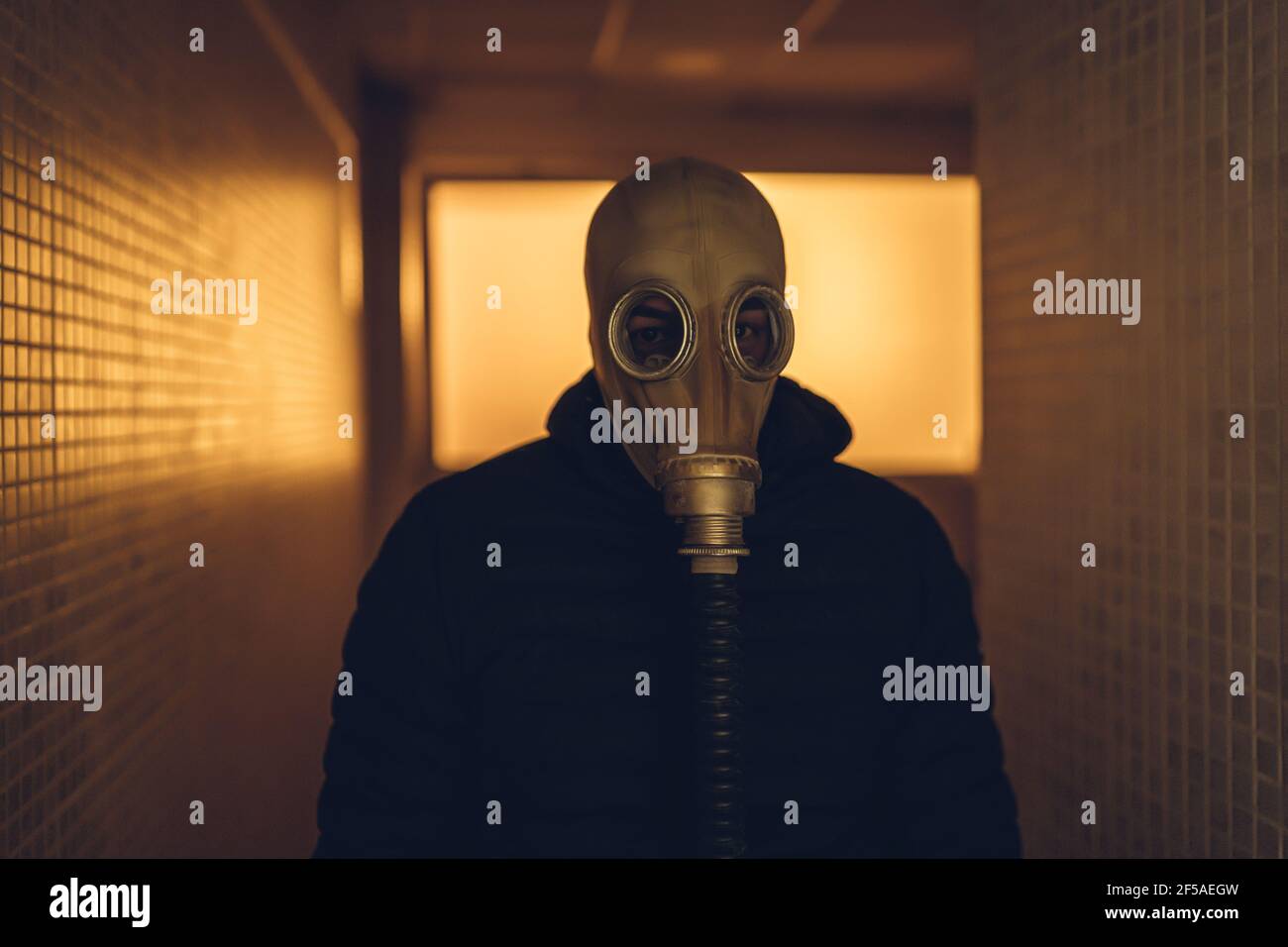 Apocalypse nuclear disaster man hi-res stock photography and images - Alamy