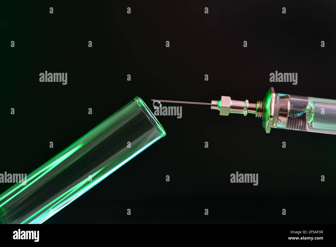 Gas syringe glass hi-res stock photography and images - Alamy