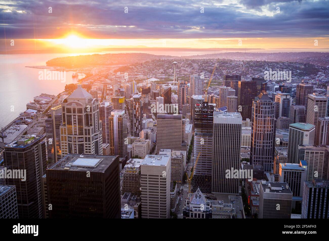 Seattle skyline boats hi-res stock photography and images - Alamy