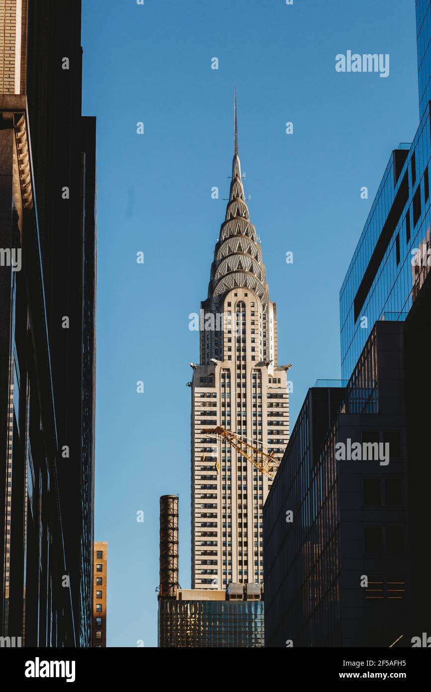 Chrysler building construction crane hi-res stock photography and ...