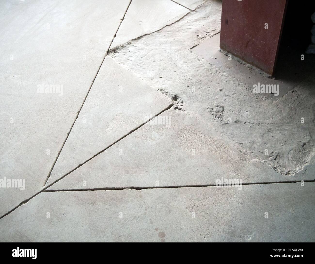 Seams for compensating concrete deformation Stock Photo - Alamy