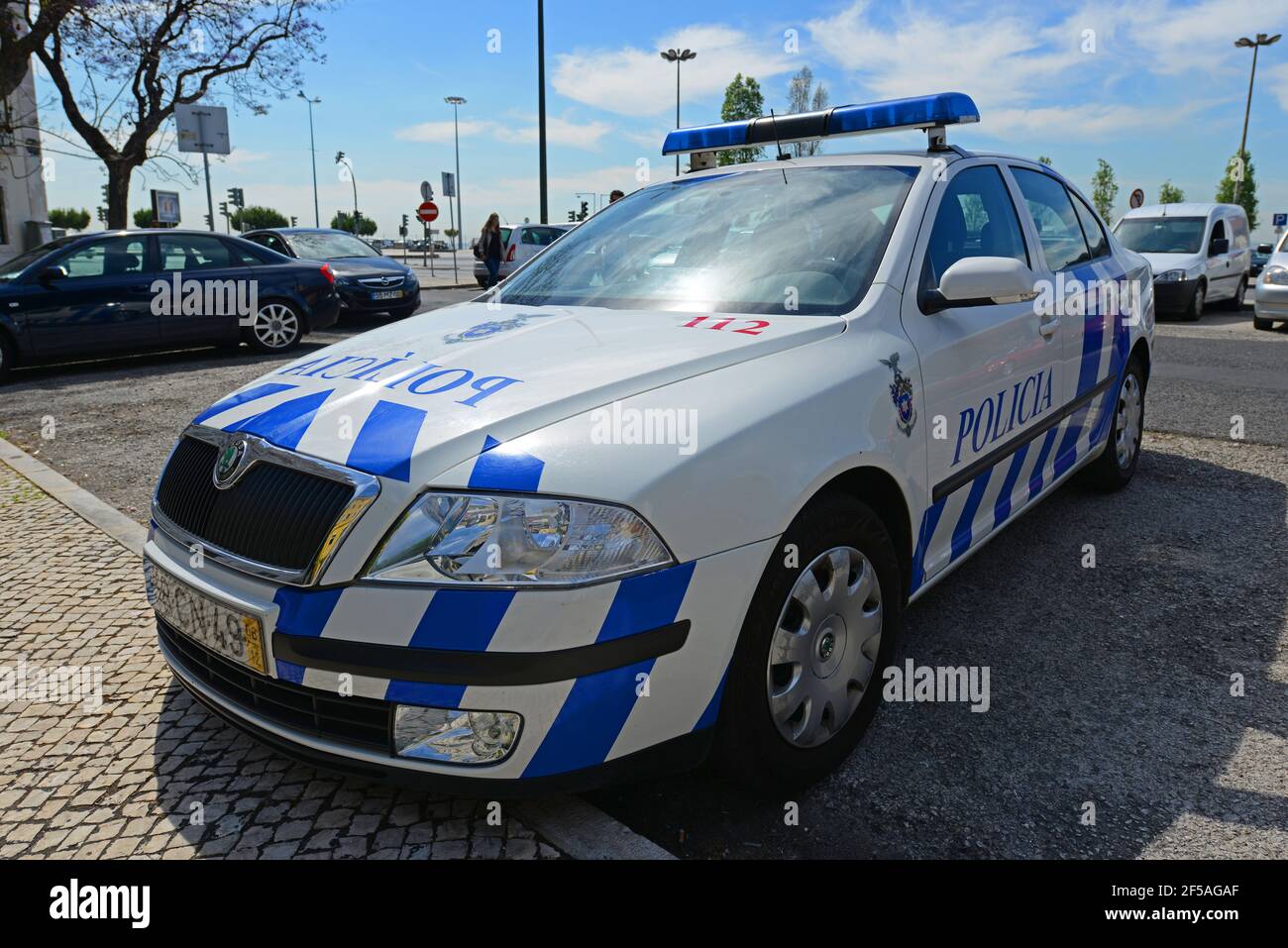 Lisboa police car hi-res stock photography and images - Alamy