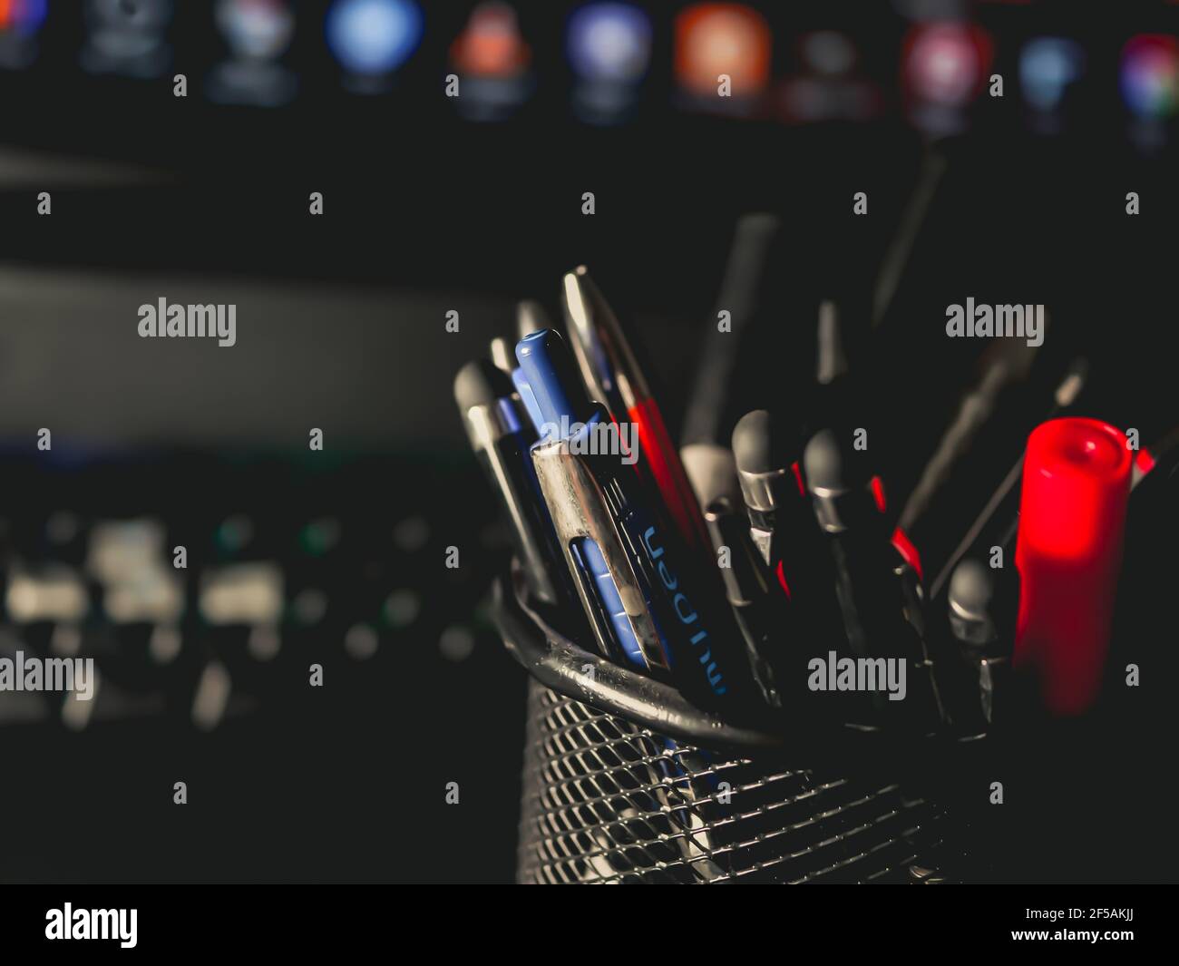 stationary pen pencil Stock Photo - Alamy