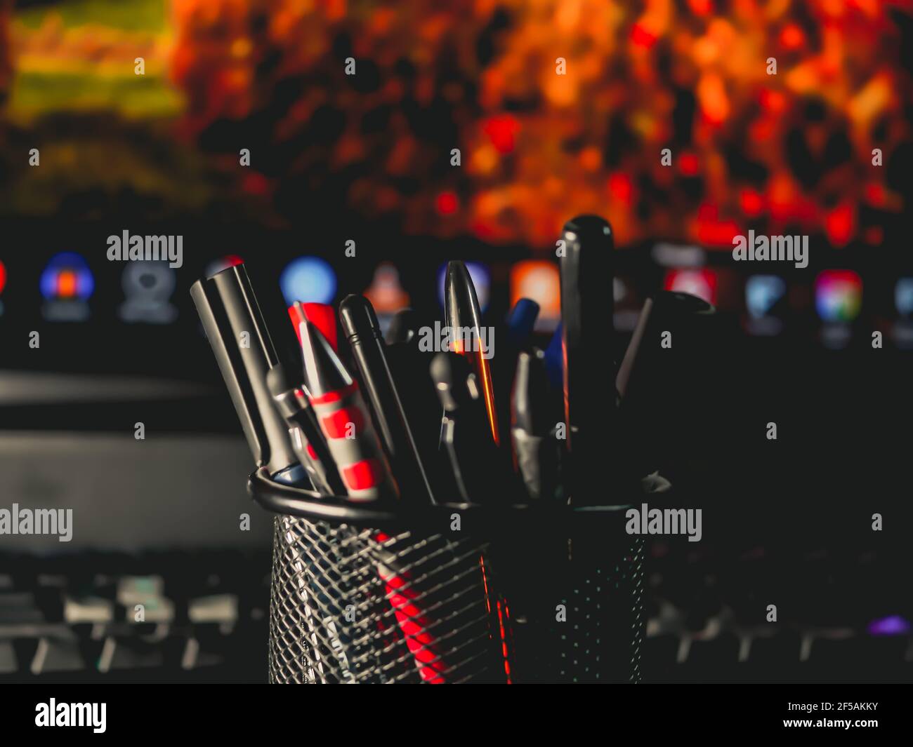 stationary pen pencil Stock Photo - Alamy
