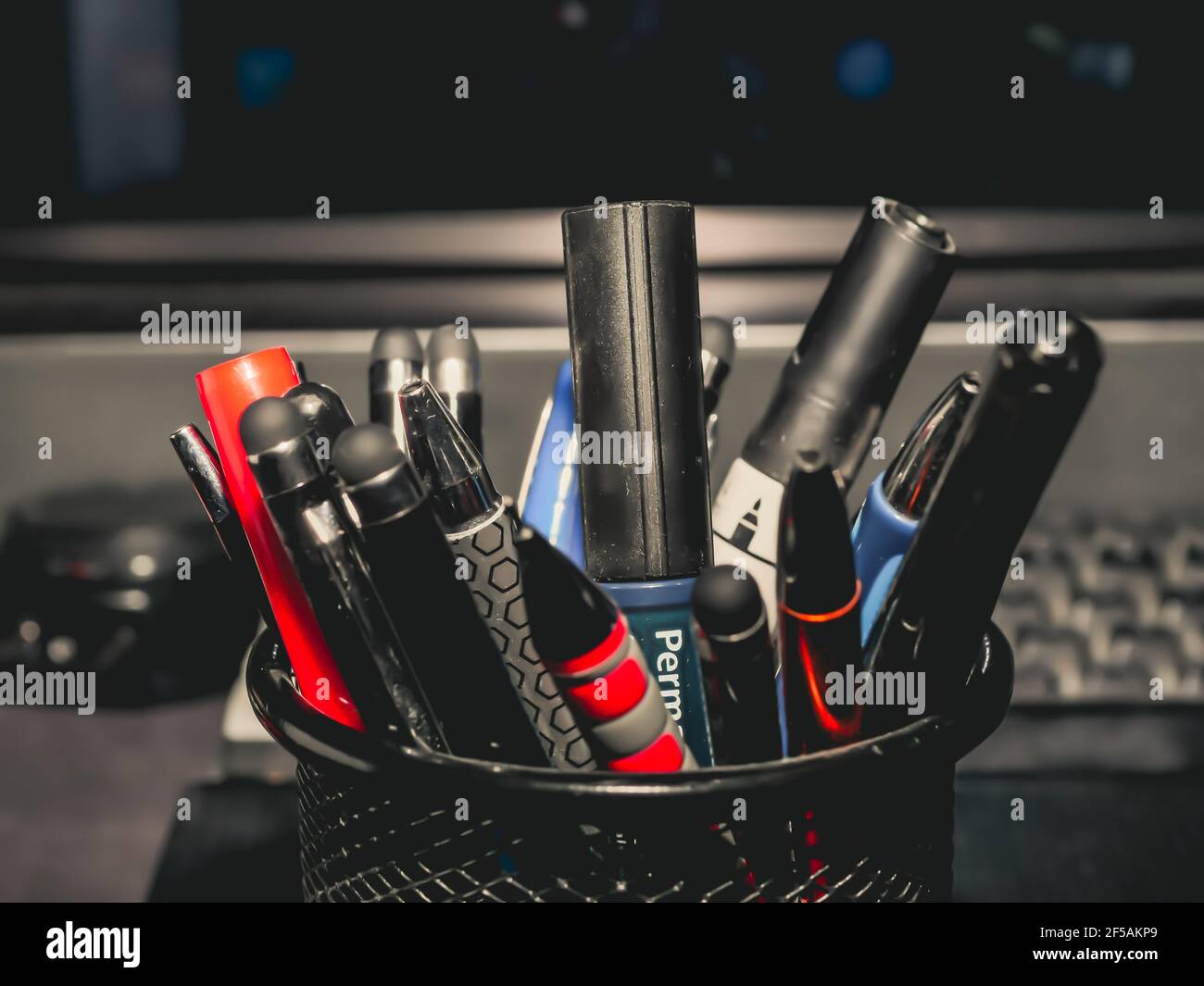 stationary pen pencil Stock Photo - Alamy