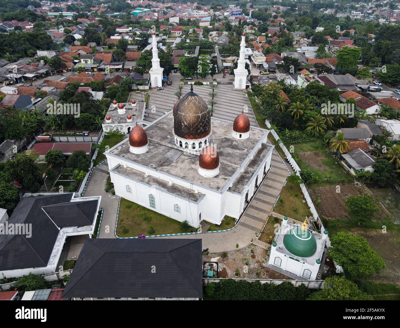 Nurul islam mosque hi-res stock photography and images - Alamy