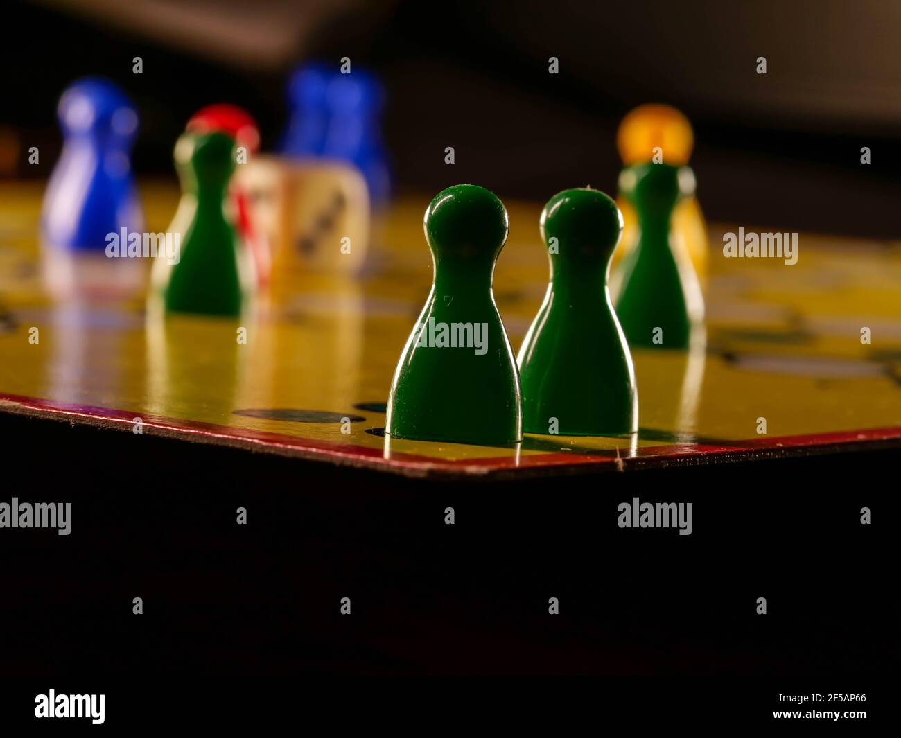 game board ludo play child toy competition yelow family winner red ...