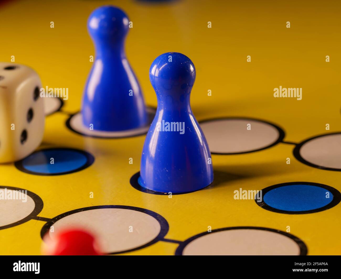 game board ludo play child toy competition yelow family winner red ...