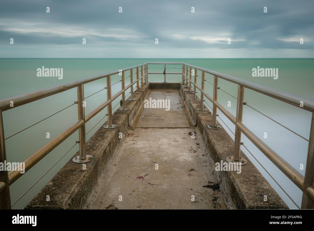 Metal jetty hi-res stock photography and images - Alamy