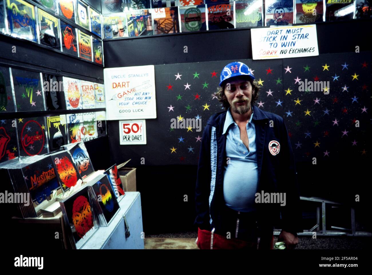 Big toot and tiny toot clown hi-res stock photography and images - Alamy