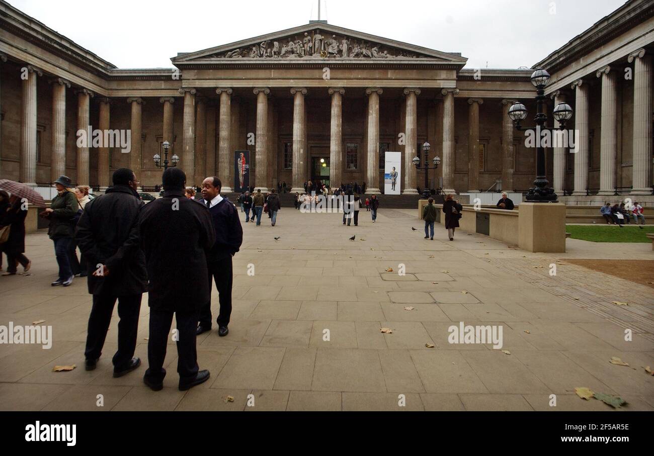 THE BRITISH MUSEUM AFTER A THEFT FROM THE GALLERIES.1/11/04 PILSTON ...