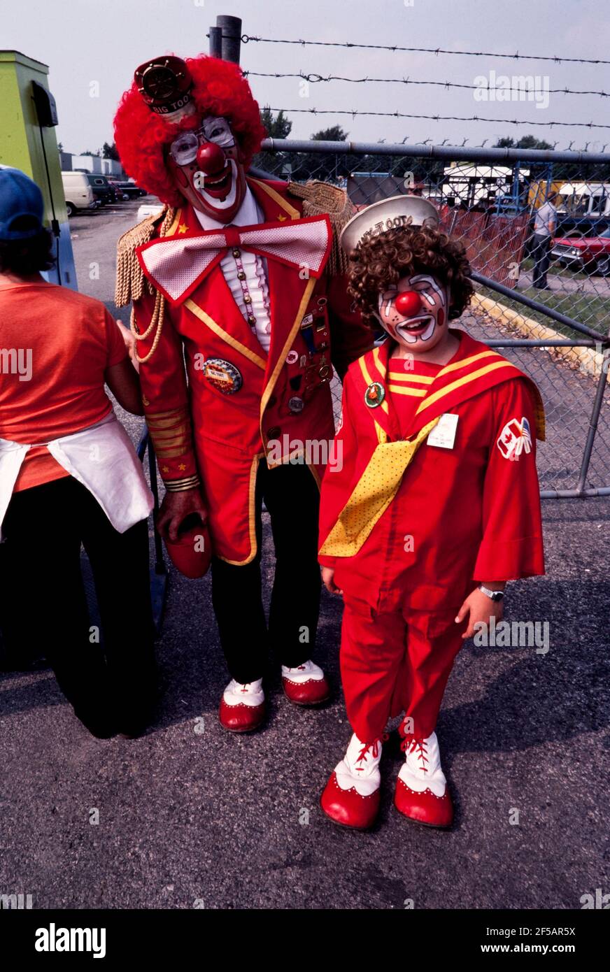 Big toot and tiny toot clown hi-res stock photography and images - Alamy