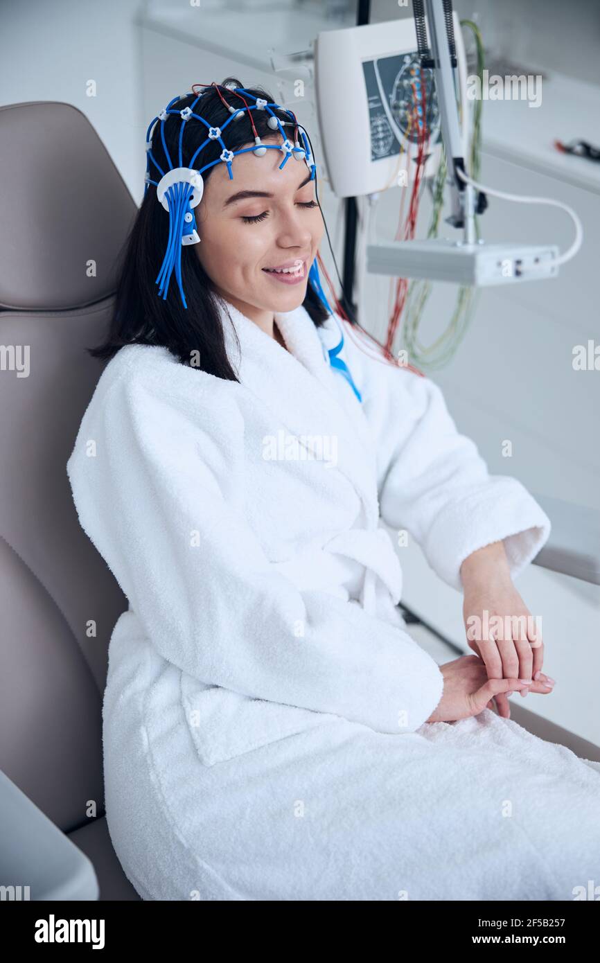 Eeg test hi-res stock photography and images - Alamy