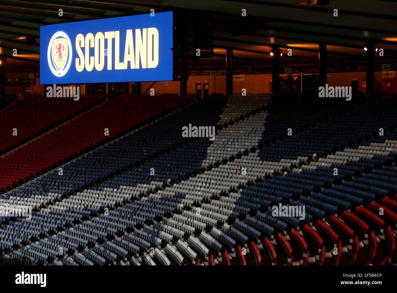 Empty seats inside stadium hi-res stock photography and images - Alamy
