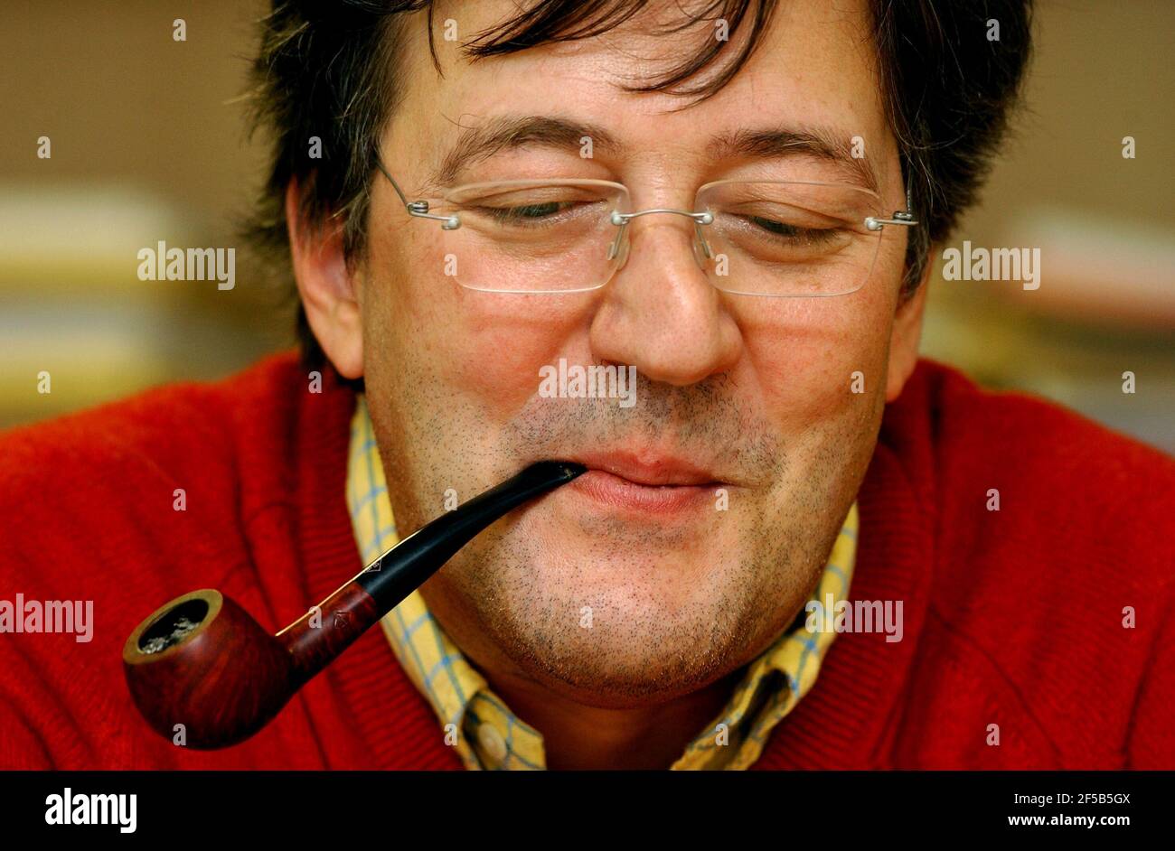 Actor and comedian stephen fry hi-res stock photography and images - Alamy