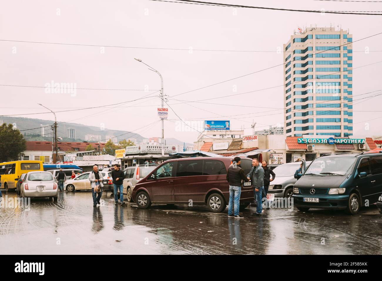 Minibus minibuses transportation hi-res stock photography and images ...