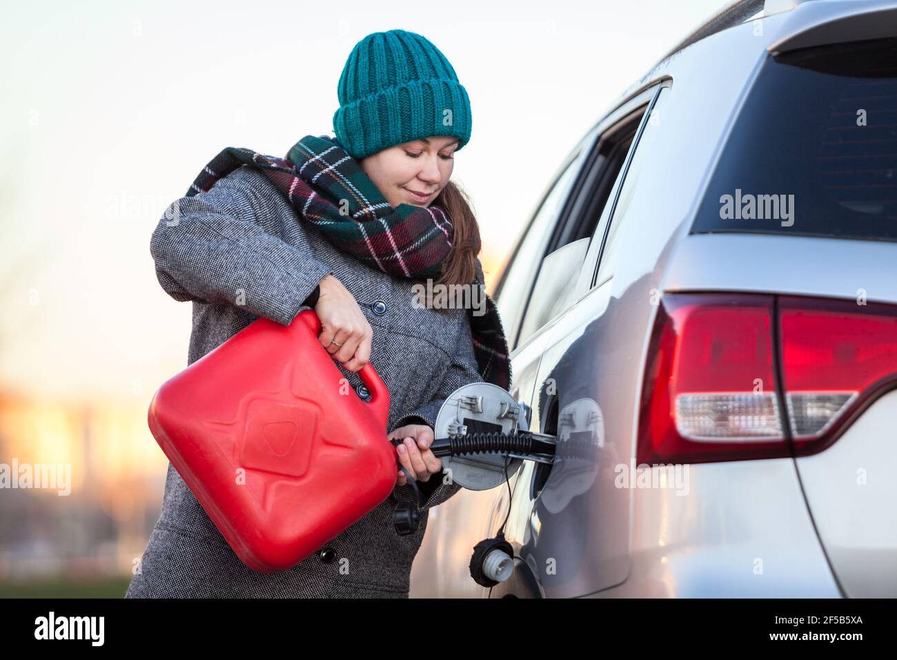 Gasoline breakdown hi-res stock photography and images - Alamy