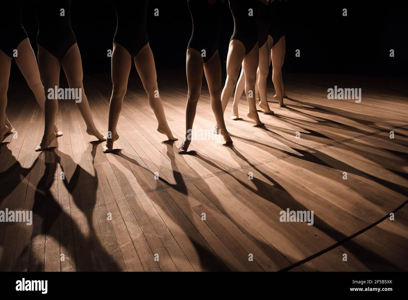 Childrens exercise class hi-res stock photography and images - Alamy