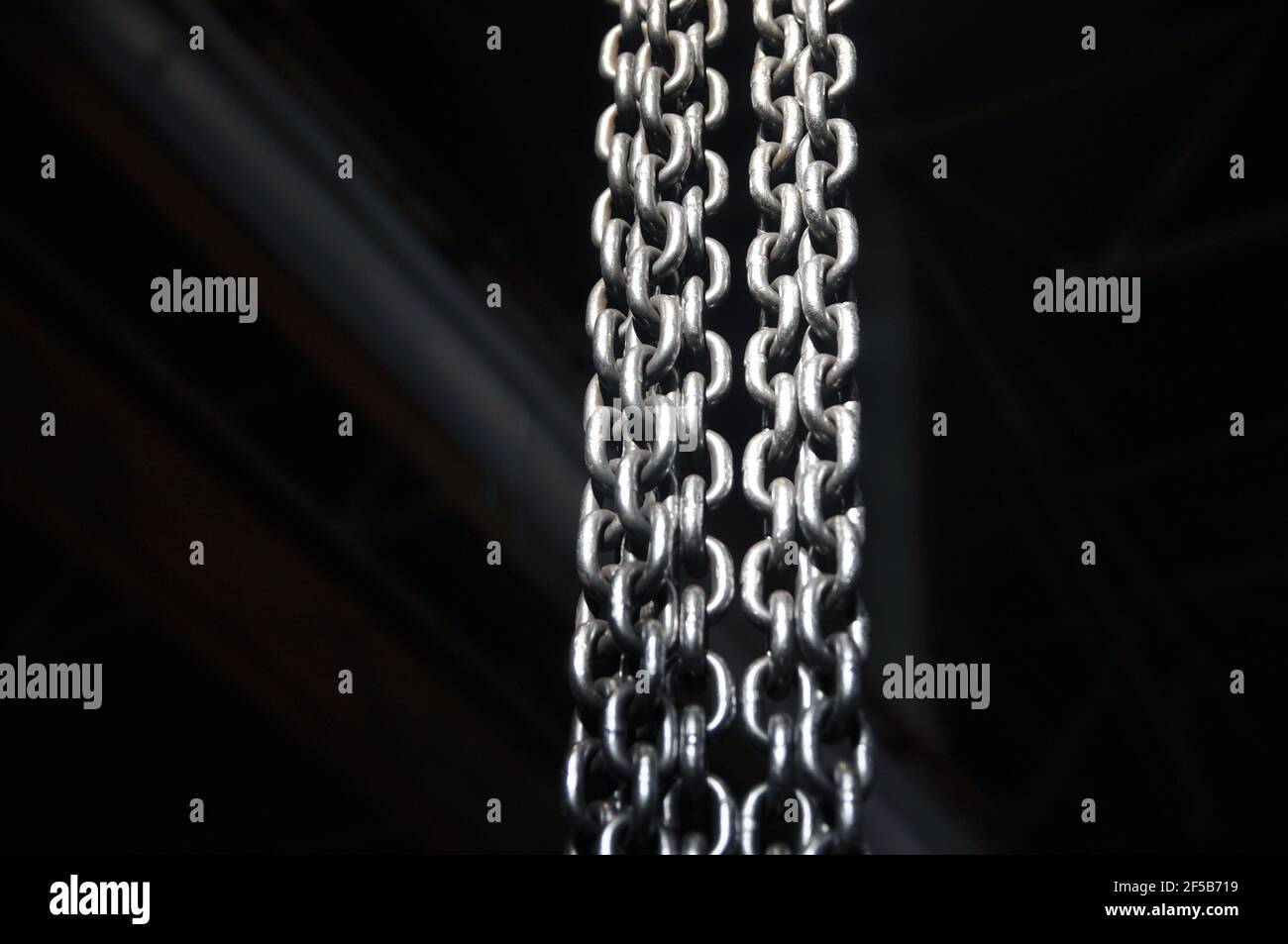 Old heavy industrial crane hook and chains hi-res stock photography and ...