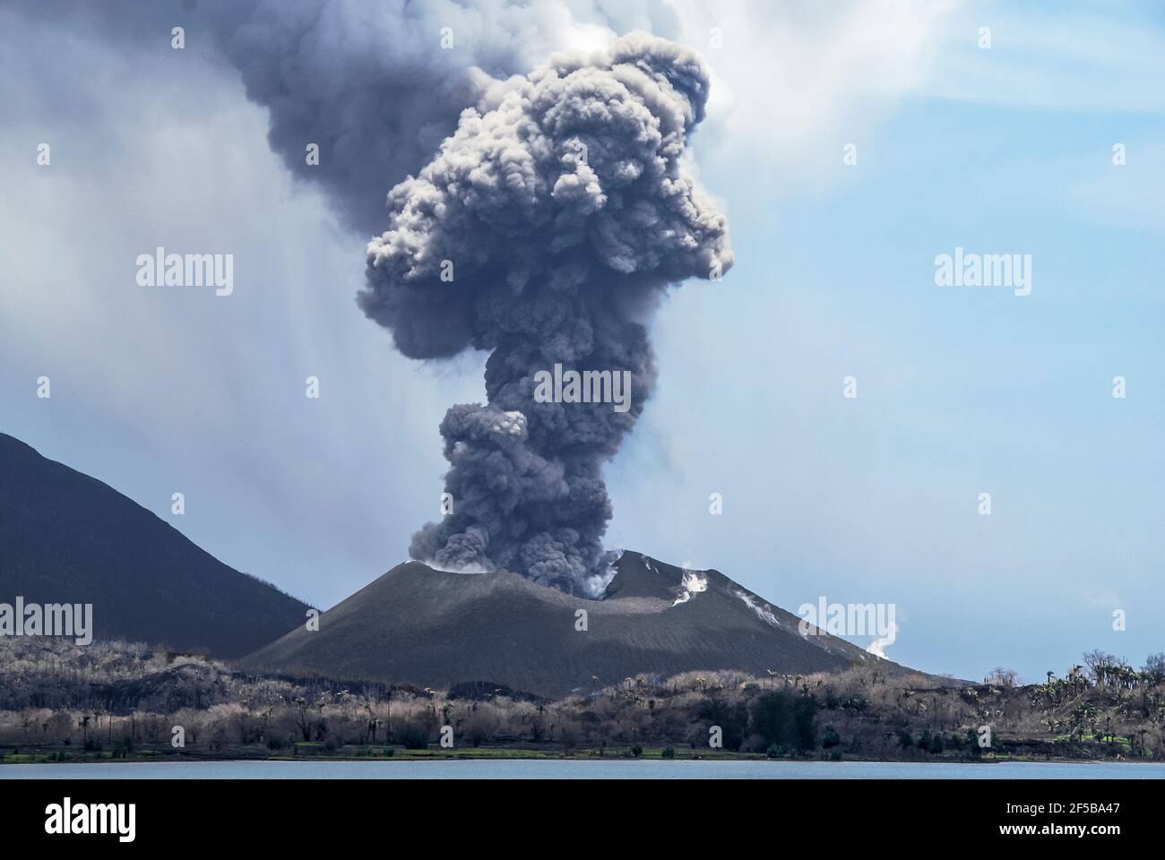 Mt Tavurvur active volcano. Rabaul; Papua New Guinea Stock Photo - Alamy