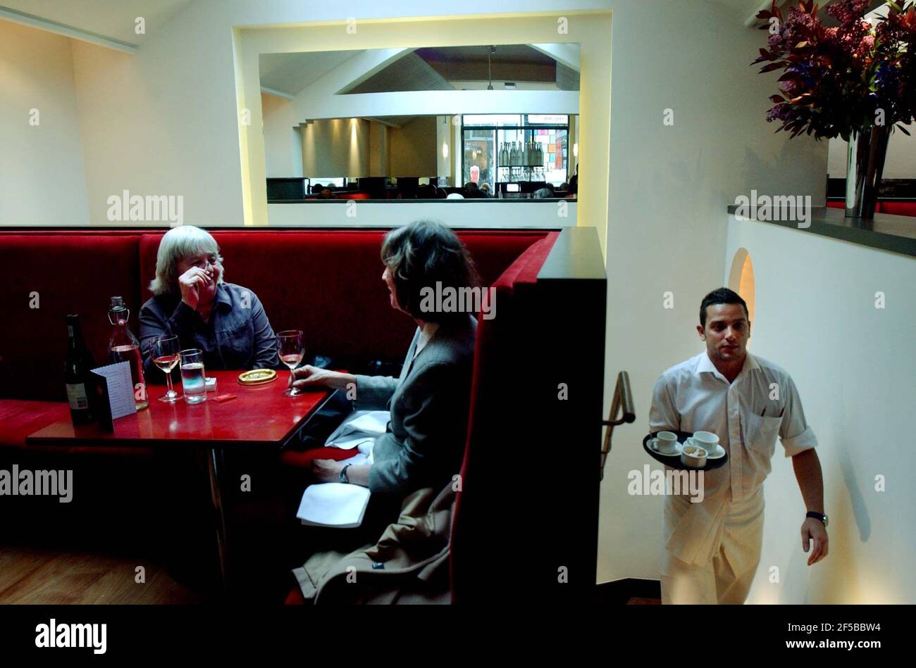 Kensington road in kensington hi-res stock photography and images - Alamy