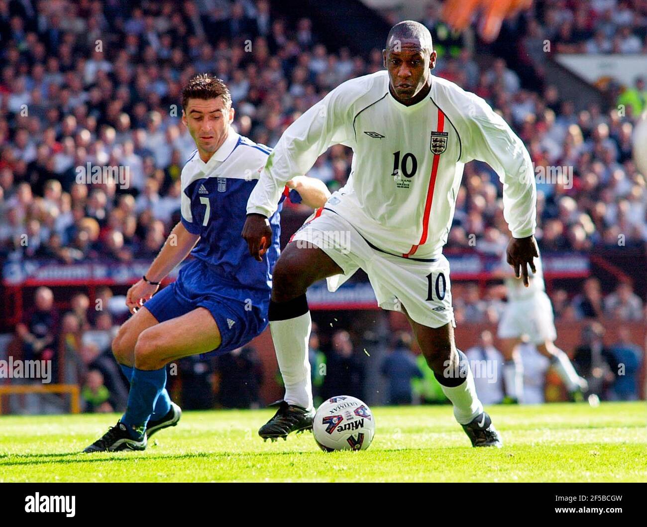 WORLD CUP ENGLAND V GRECCE AT OLD TRAFFORD 6/10/2001 PICTURE DAVID ...