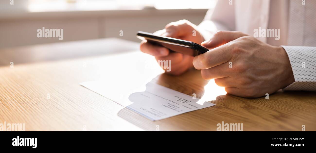 Online mobile check in hi-res stock photography and images - Alamy