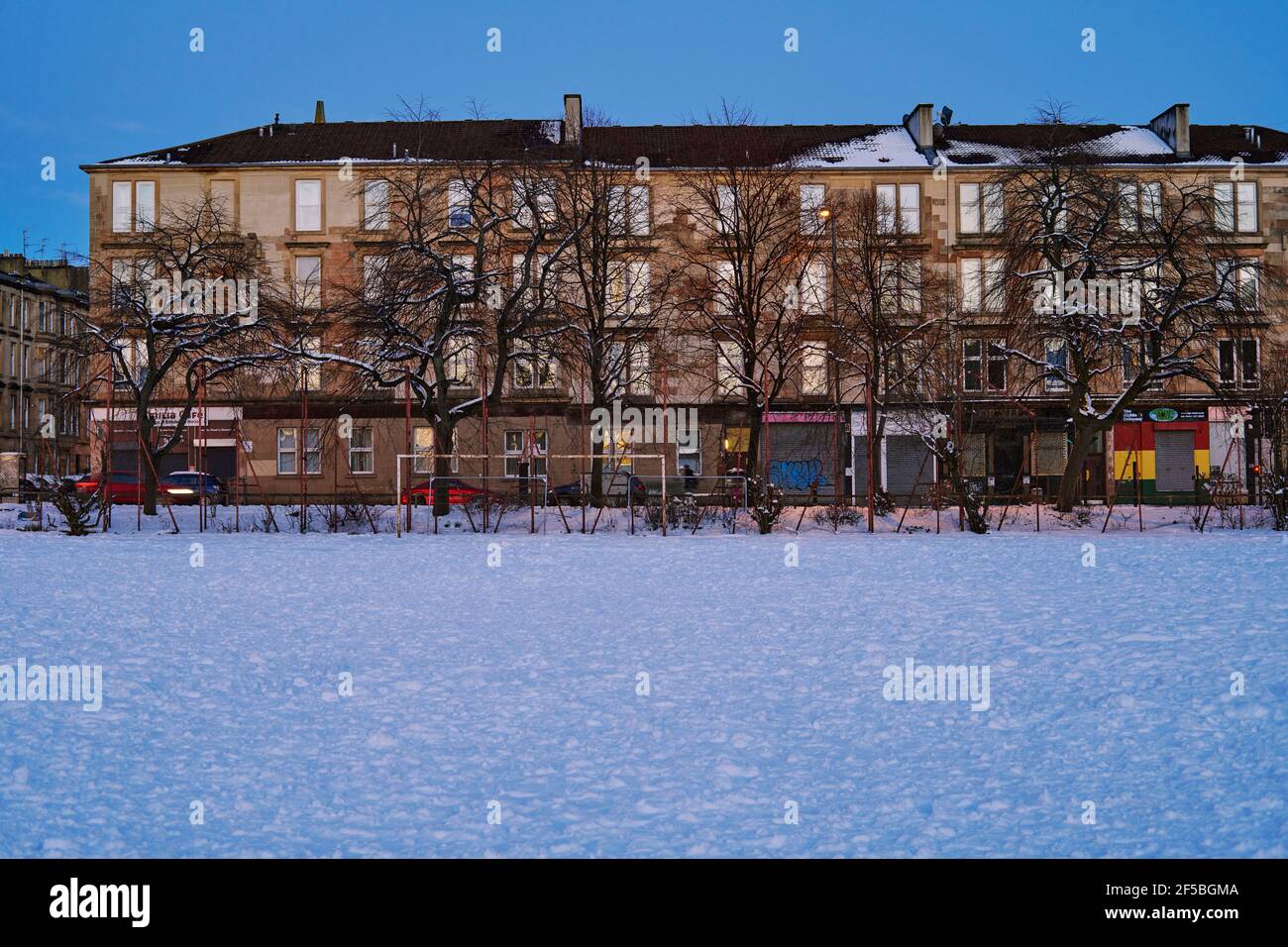 Glasgow residential winter hi-res stock photography and images - Alamy