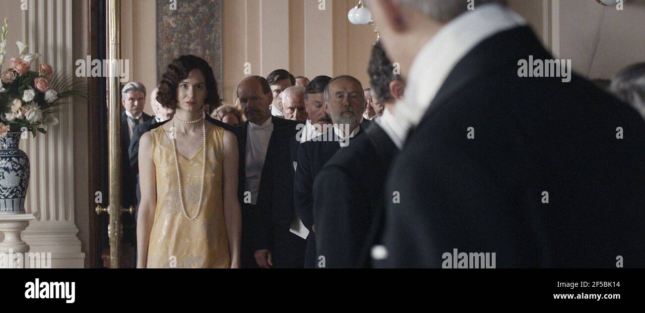 AMUNDSEN, Katherine Waterston as Bess Magids, 2019. © Samuel Goldwyn ...