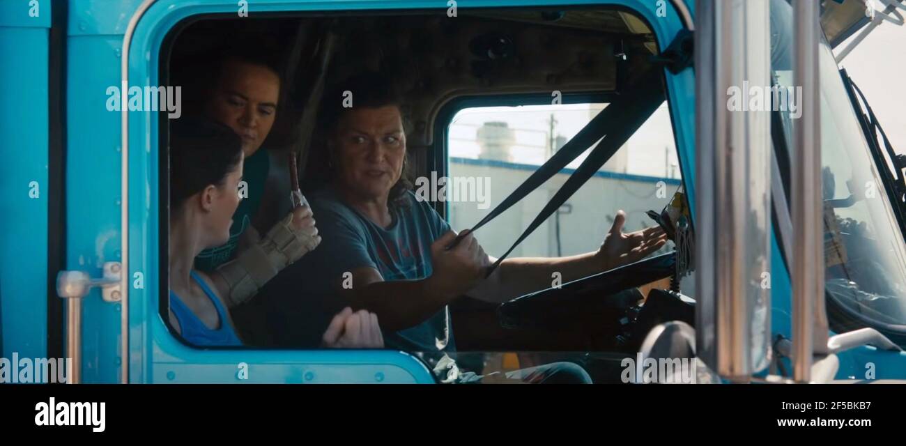 GOLDEN ARM, from left: Mary Holland, Betsy Sodaro, Dot-Marie Jones ...