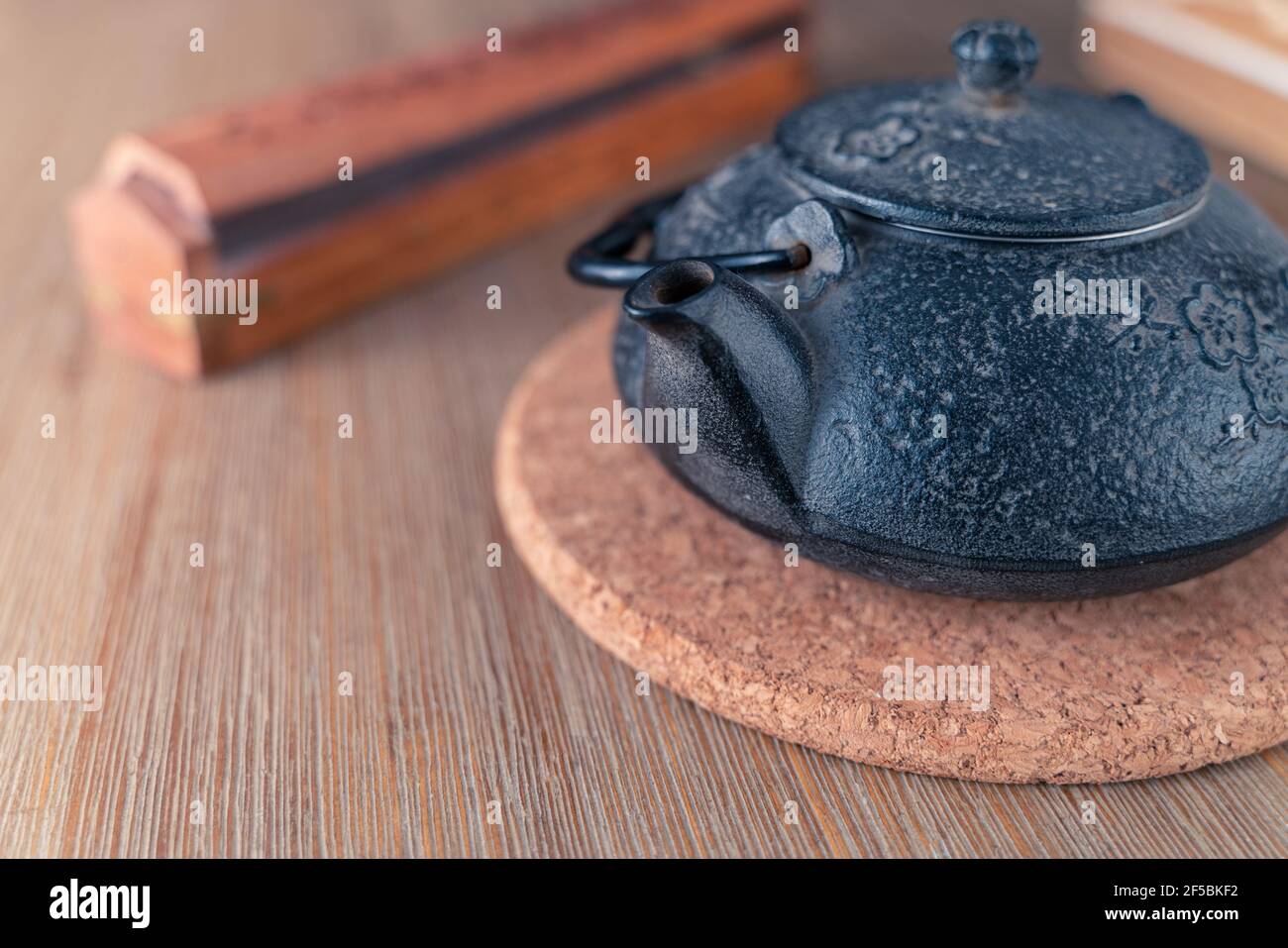 Japanese metal box hi-res stock photography and images - Alamy