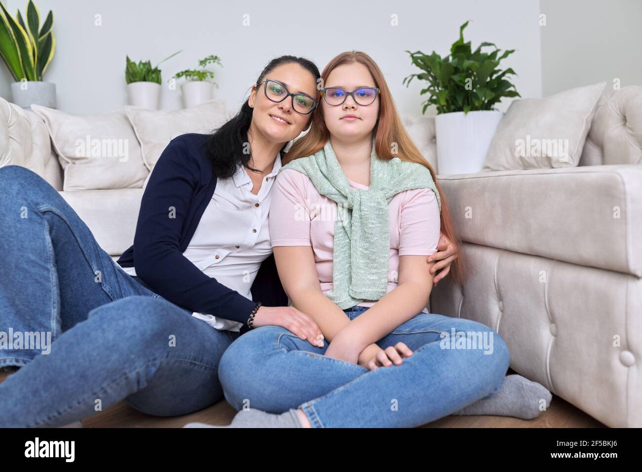 Portrait of happy mom and daughter, mother hugging her teenage daughter Stock Photo - Alamy