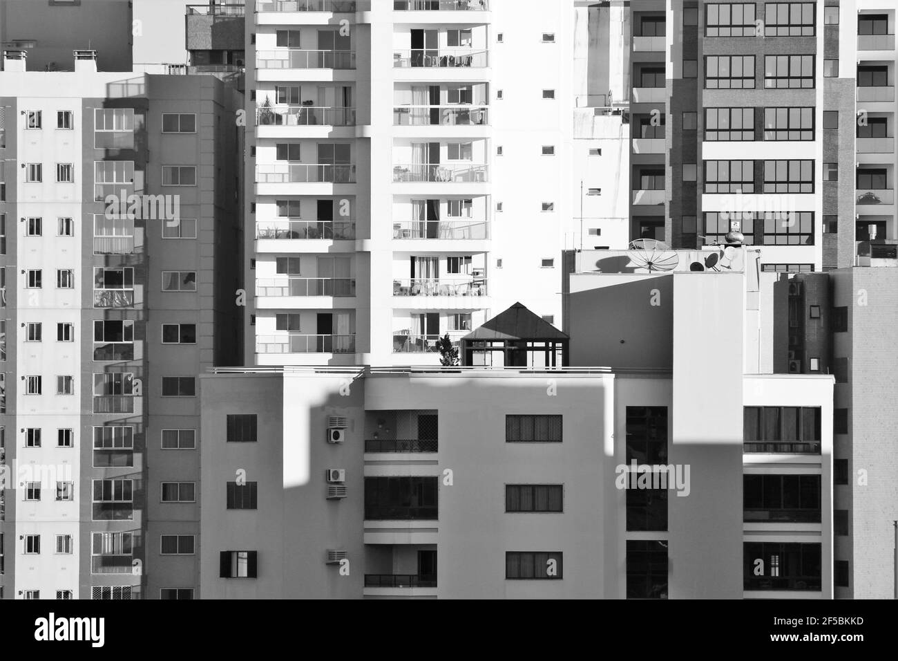 City forms hi-res stock photography and images - Alamy