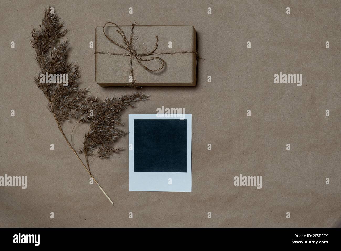 Reed wrap hi-res stock photography and images - Alamy