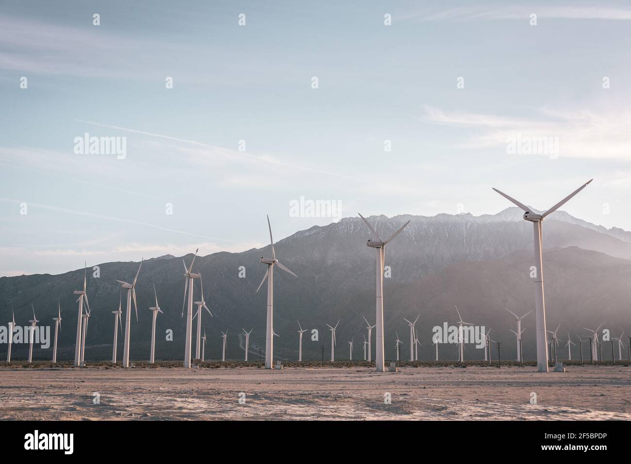 Windmills in Palm Springs, California Stock Photo - Alamy