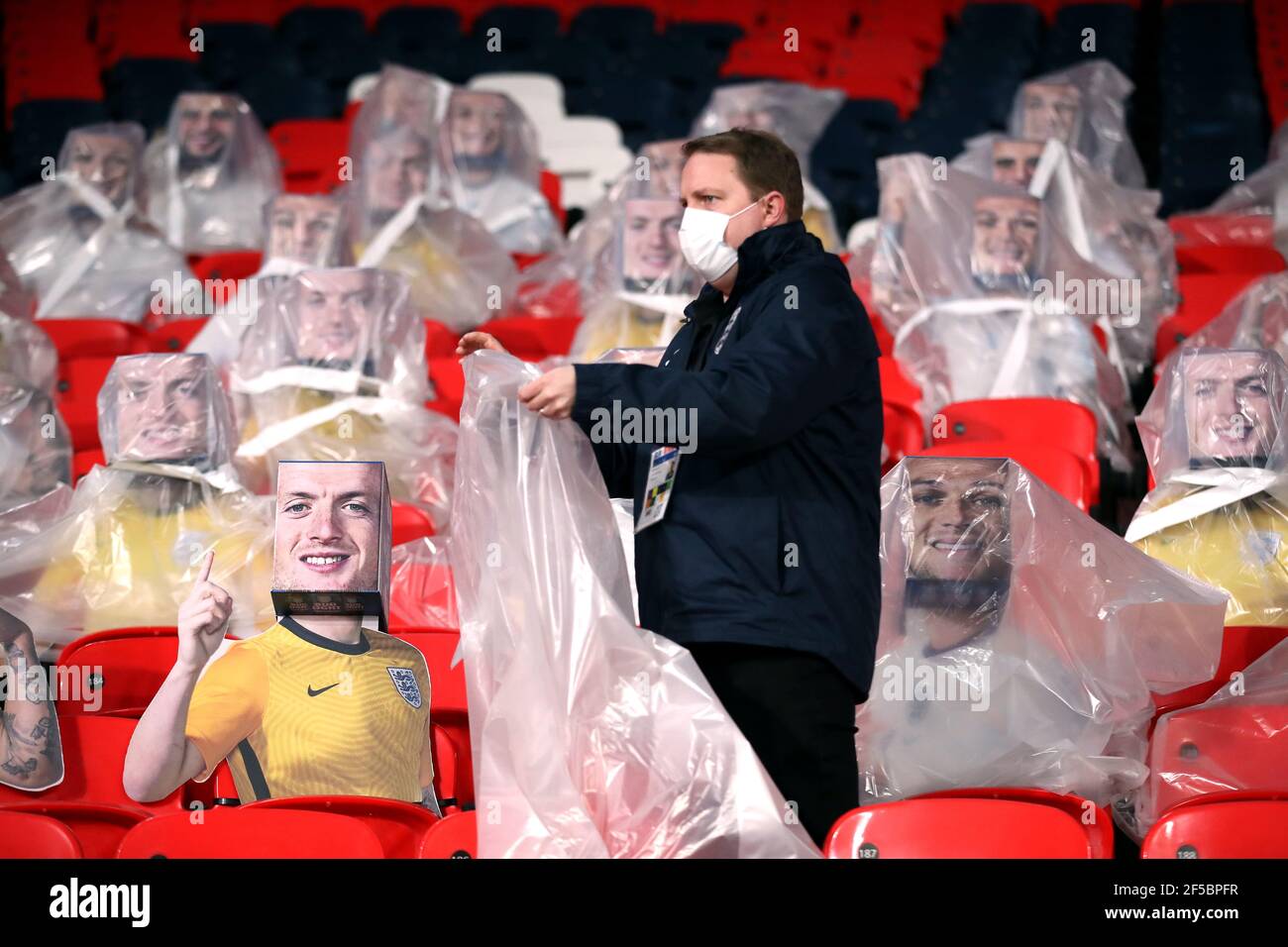 Boxhead hi-res stock photography and images - Alamy