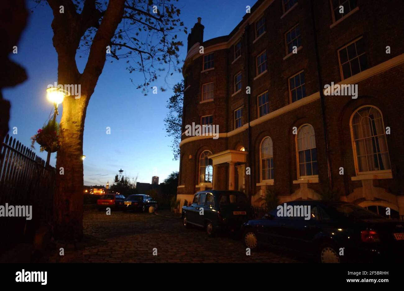 12 1 02 hi-res stock photography and images - Alamy