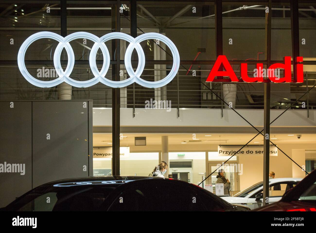 Audi showroom hi-res stock photography and images - Alamy