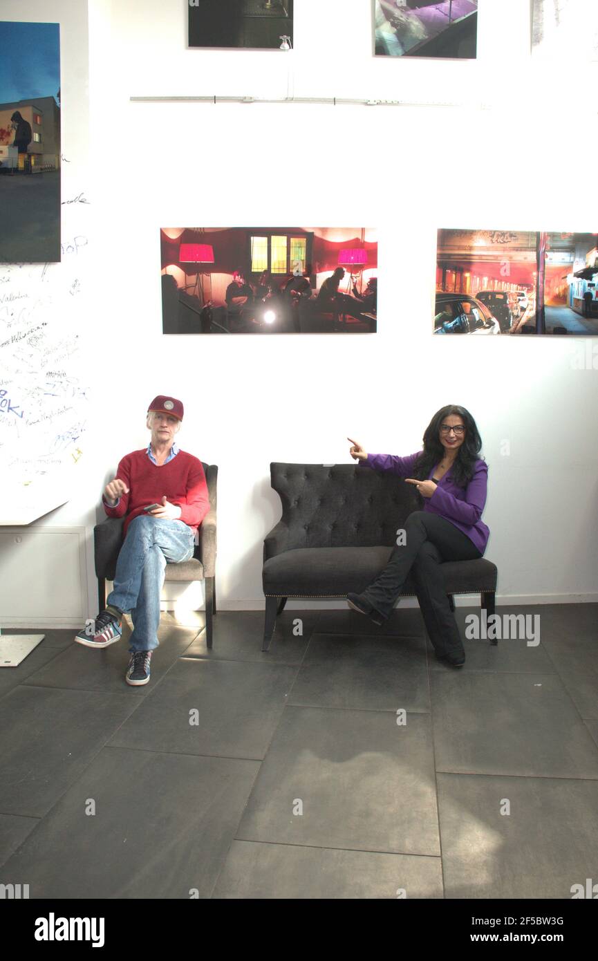 Guido Schulz und Nissi Roloff-Ok bei der Vernissage der ...