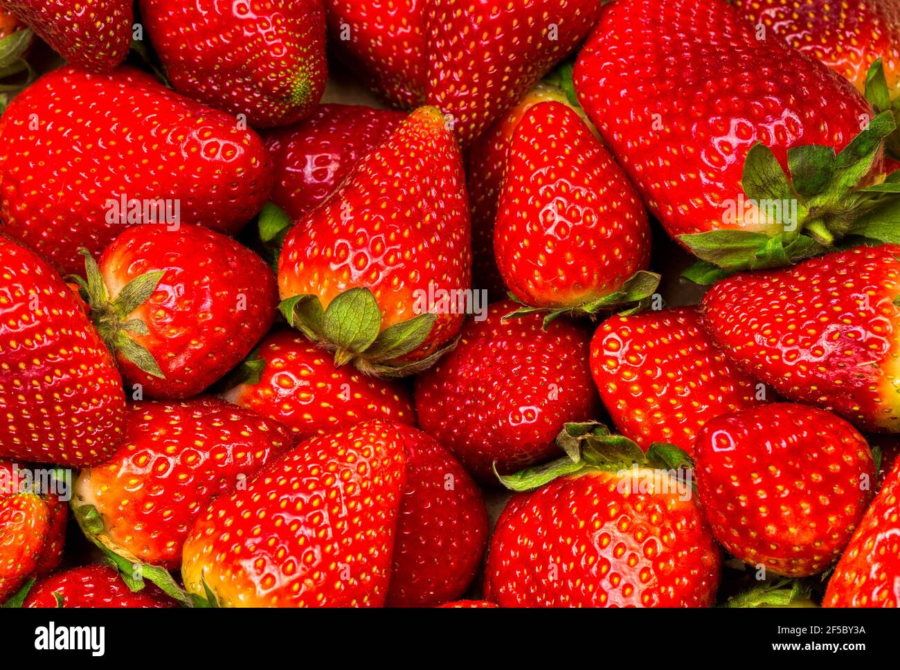 Real fresh Strawberries background. Food background Stock Photo - Alamy