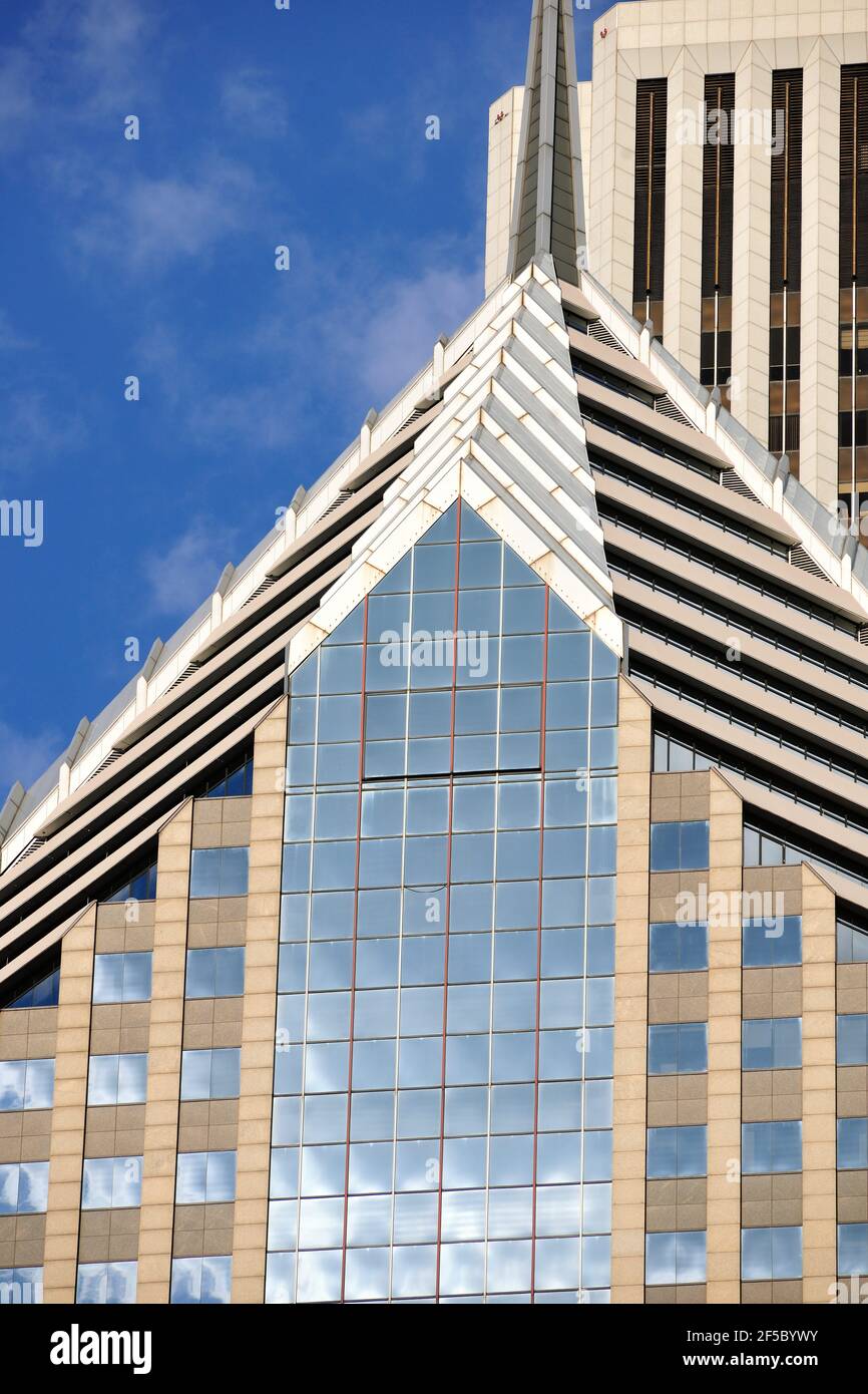 Chicago, Illinois, USA. The pyramid-shaped top of the modern Two ...