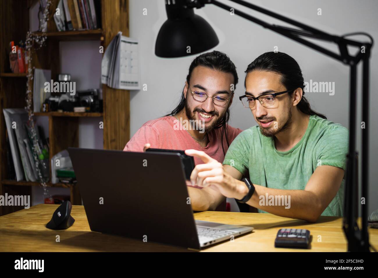 Smart brothers hi-res stock photography and images - Alamy