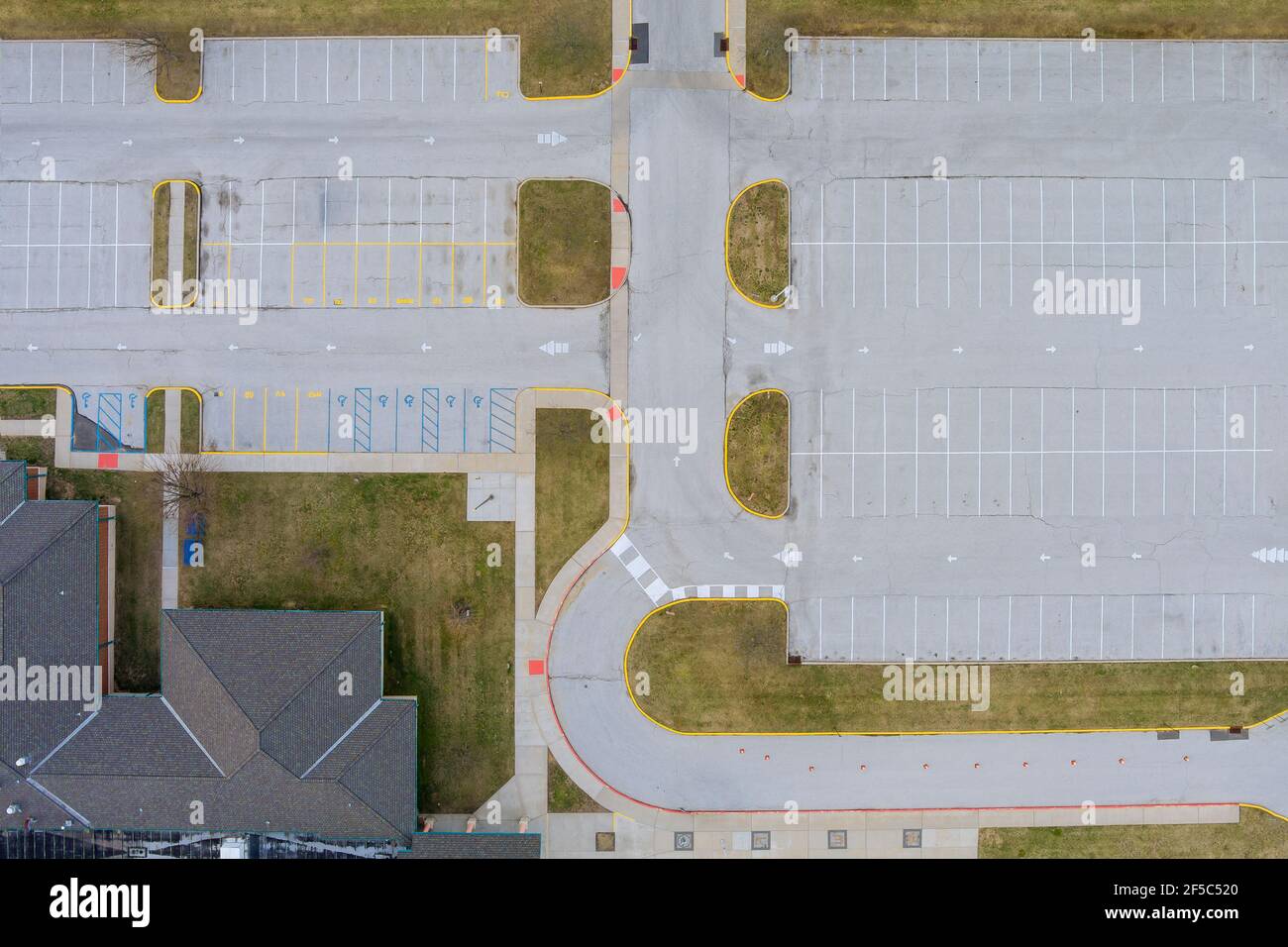 Aerial view school buses parking lot hi-res stock photography and ...