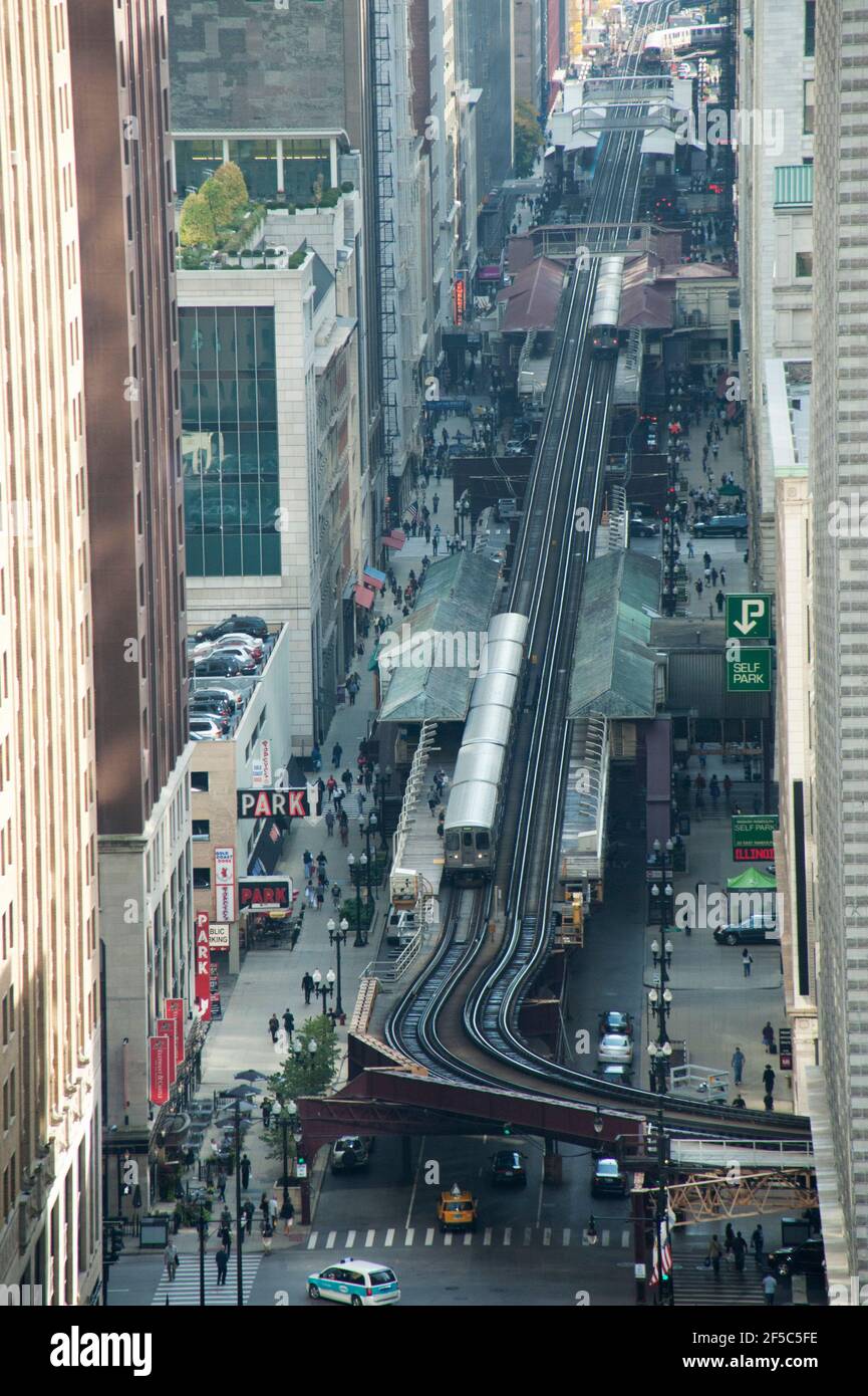 Chicago subway downtown train hi-res stock photography and images - Alamy