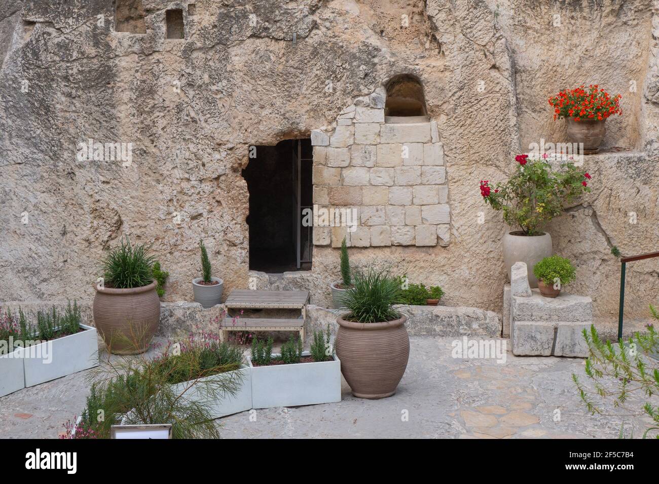 The Jesus Christ tomb in the Tomb Garden. Entrance to the Garden Tomb ...